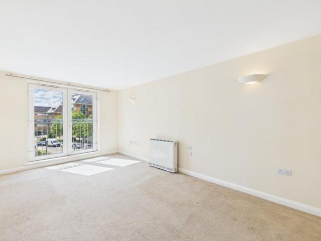 apartment for rent in Farnborough Road, GU14 7NH