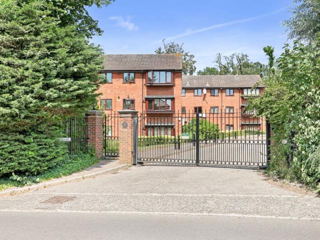 apartment for rent in Fernbank, Church Lane, Buckhurst Hill, IG9 5RN
