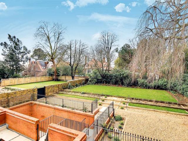 apartment for rent in Fitzjohns Avenue, Hampstead, London