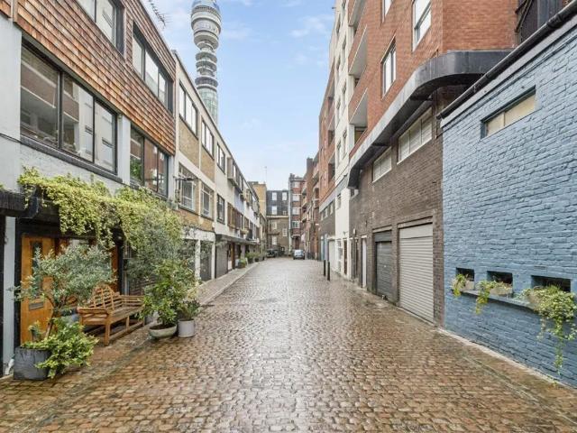 apartment for rent in Fitzroy Mews, London, W1T 6DP