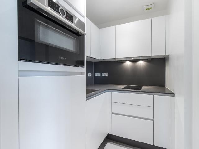 apartment for rent in Flat 8 Cornwall Mansions 228 Blythe Road Hammersmith London