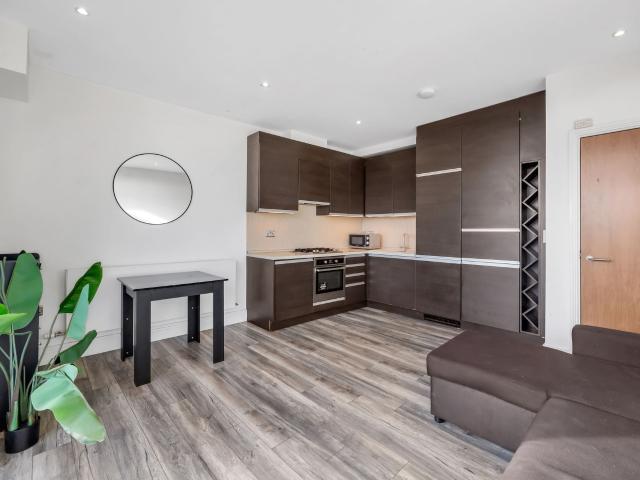 apartment for rent in Flat 10, London, NW10 4JW