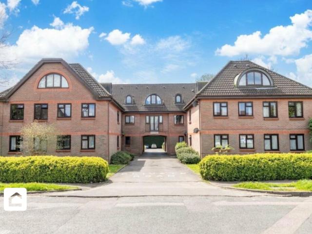 apartment for rent in Perryfield Road, Crawley, West Sussex, RH11