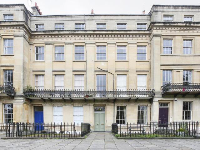 Apartment for rent in Flat, Worcester Terrace, united kingdom
