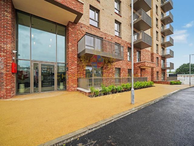 apartment for rent in Flat, Aven Apartments, Perryfield Way, London