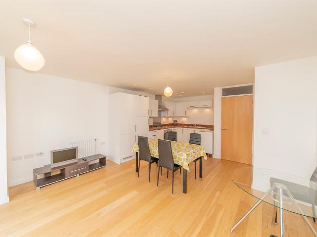 apartment for rent in Flat, Peet Court, Bow Road, London