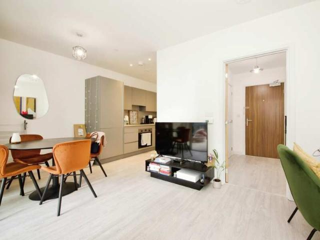 apartment for rent in Flat, Rosefinch Apartments, Shearwater Drive, London