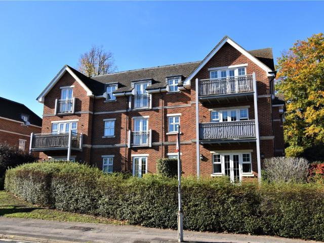 apartment for rent in Fleet Road, GU51 4QF