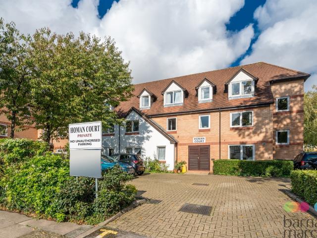 apartment for rent in Friern Watch Avenue, London, London