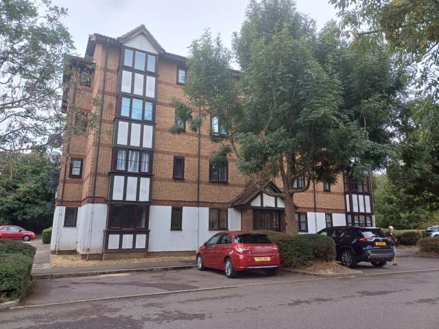 apartment for rent in Frobisher Road, Erith, DA8 2PU
