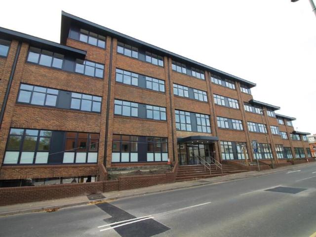 apartment for rent in Knoll Road, GU15 3SQ