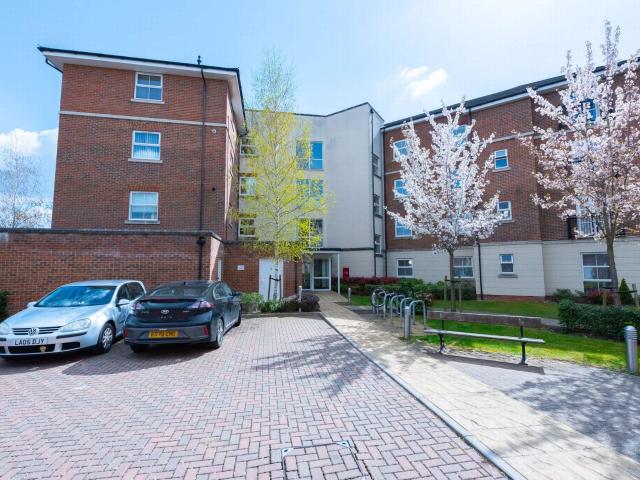apartment for rent in Kenley Place, Farnborough, GU14