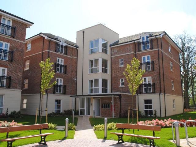 apartment for rent in Kenley Place, GU14 6FX