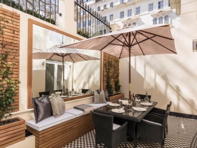 apartment for rent in Kensington Gardens Square, London. W2