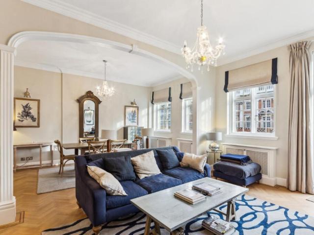apartment for rent in Kensington High Street, W8 7DJ