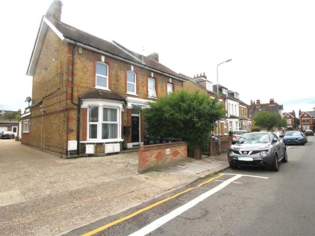 apartment for rent in Kent Road, DA11 0SZ