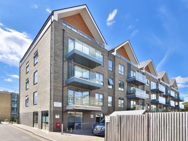apartment for rent in kingston upon thames