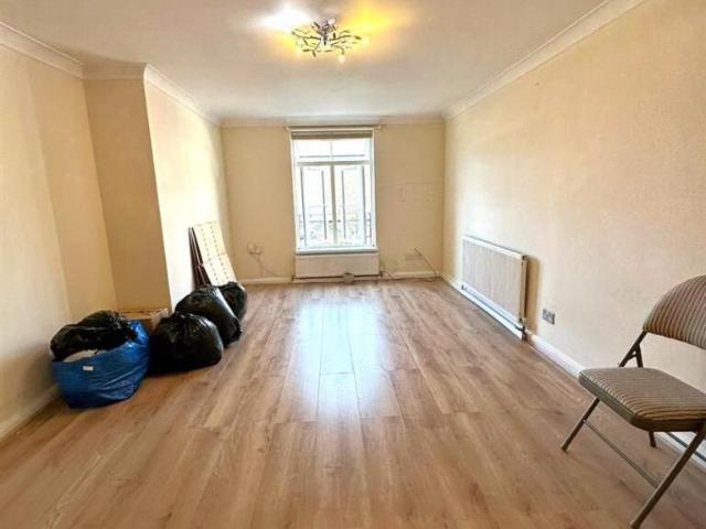 apartment for rent in Kingswood Drive, SM2 5NT