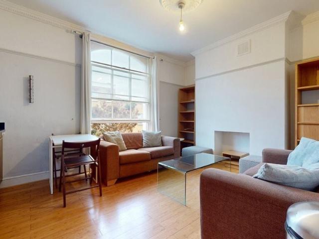 2 bedroom flat to rent on King's Cross Road, London