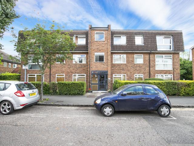 apartment for rent in Kings Avenue, Buckhurst Hill, IG9