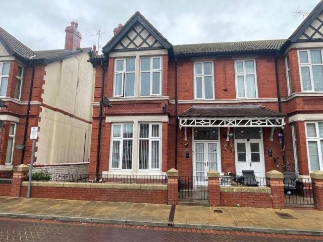 apartment for rent in Kings Avenue, LL18 1LT
