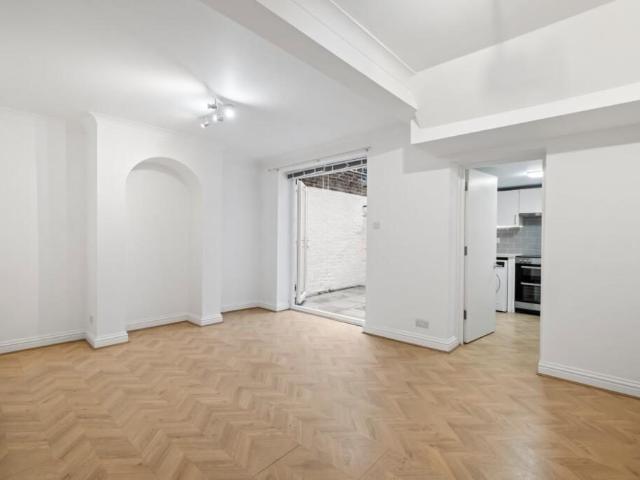 apartment for rent in Homestead Road, SW6 7DB