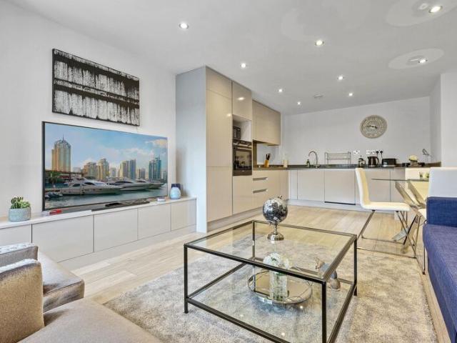 apartment for rent in HA4 StMartins 07