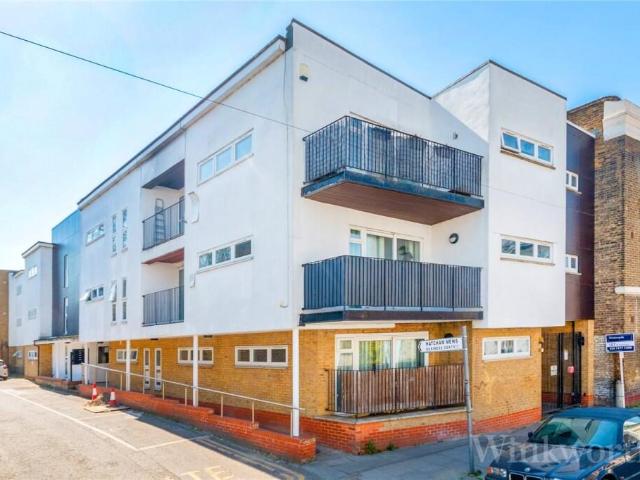 apartment for rent in Hatcham Park Mews, SE14 5PY