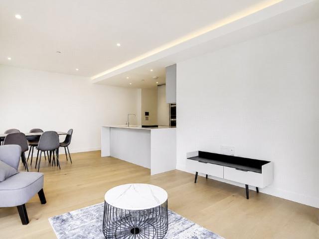 apartment for rent in Hampton Tower, Marsh Wall, E14 9RJ