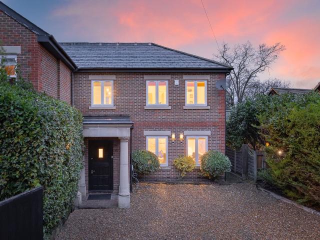 apartment for rent in Hanger Hill, Weybridge, KT13
