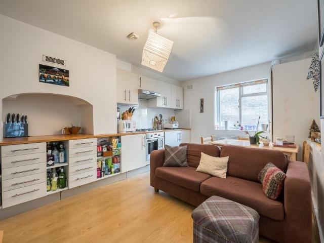 apartment for rent in Handforth Road, SW9 0LP