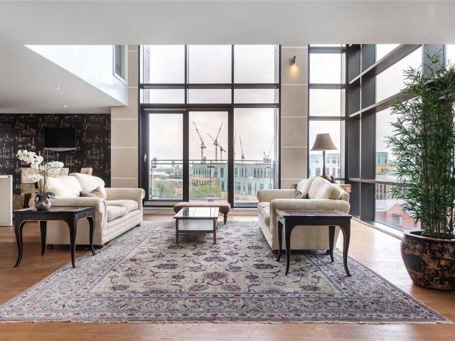 apartment for rent in Hardwicks Square, SW18 4HU