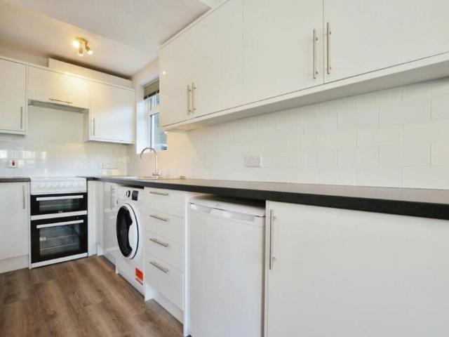 apartment for rent in Hare Lane, GU7 3EF