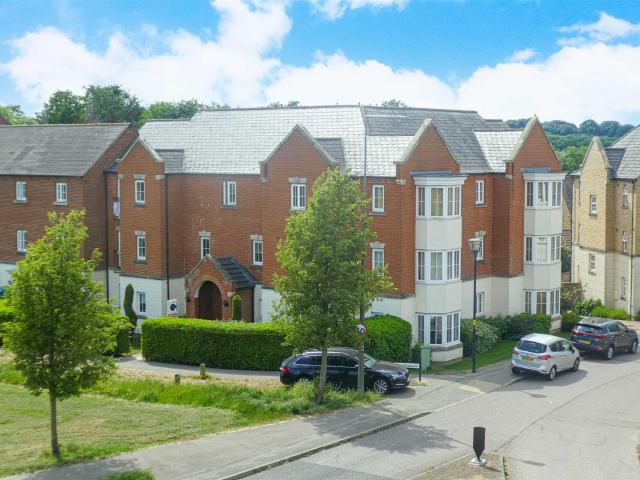 apartment for rent in Harlow Crescent, Oxley Park, Milton Keynes, MK4