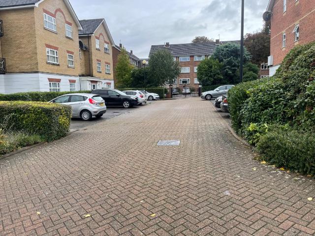 Apartment for rent in Harper Close, N14 4ES