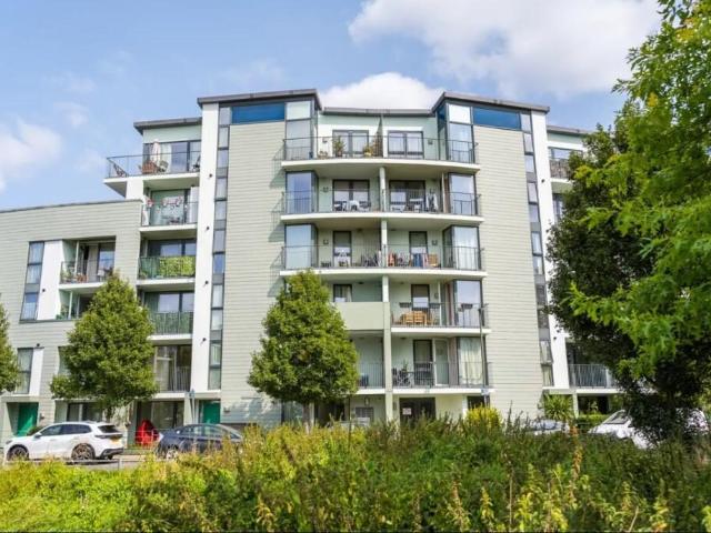 apartment for rent in Heybourne Crescent, NW9 5WY