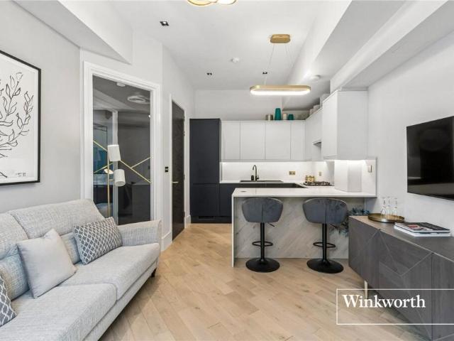 apartment for rent in High Road, N20 0LH