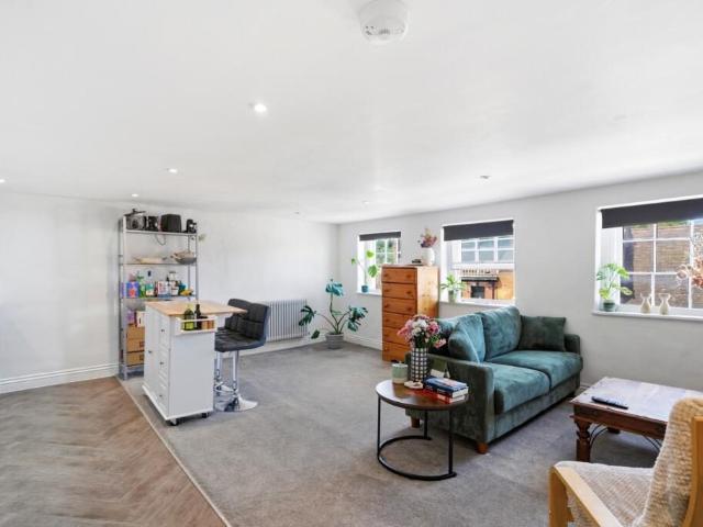 apartment for rent in High Street, B61 8HQ