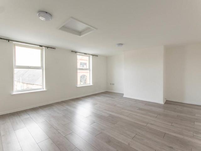apartment for rent in High Street, GL50 3JF