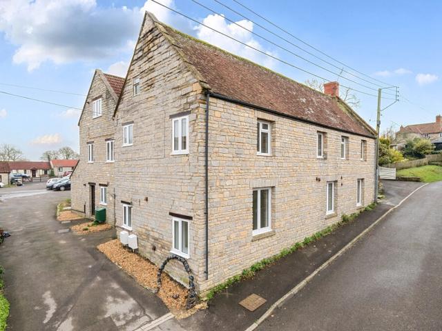 apartment for rent in High Street, Glastonbury