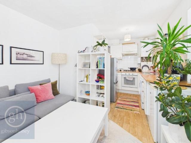 apartment for rent in High Street, HA4 8LJ