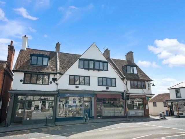 apartment for rent in High Street, RH2 9AE