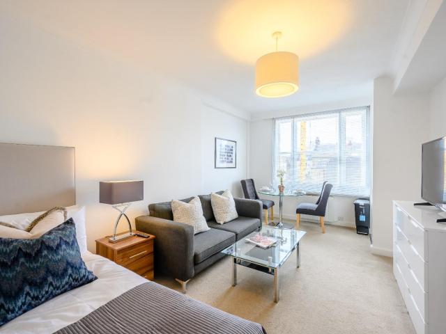 Apartment for rent in Hill Street, Mayfair, London, W1