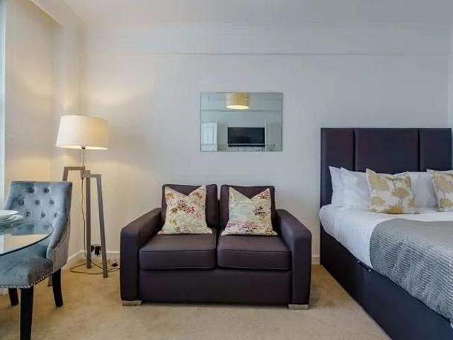 apartment for rent in Hill Street, W1J 5NA