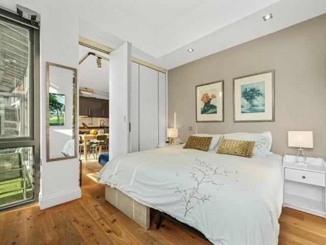 apartment for rent in Hunt Close, W11 4JX