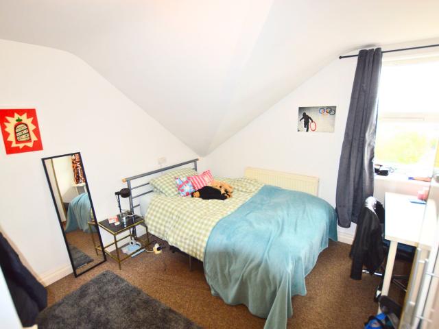 apartment for rent in Hyde Park Road, Leeds, LS6