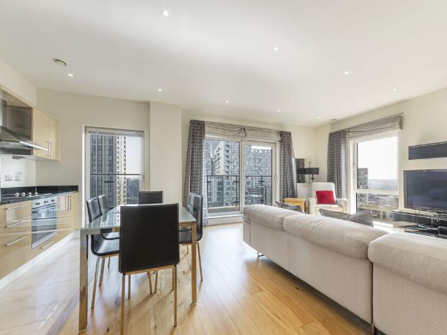 apartment for rent in Indescon Square, London