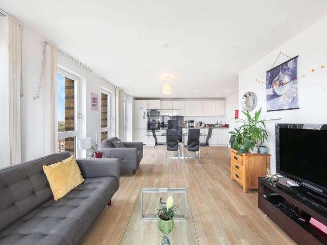 apartment for rent in Ivy Point, 5 Hannaford Walk, E3 3SU