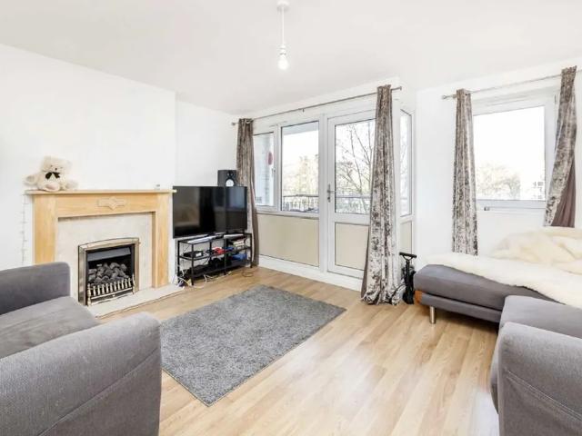 apartment for rent in Jamaica Road, London, SE16 4SG
