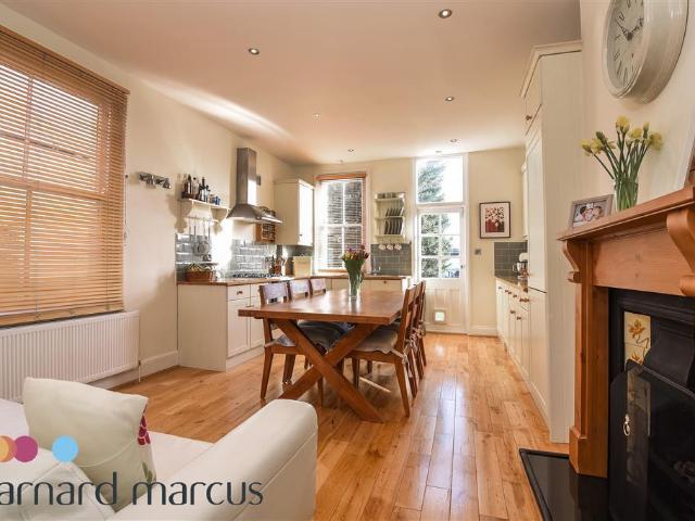 apartment for rent in Jeddo Road, London, London